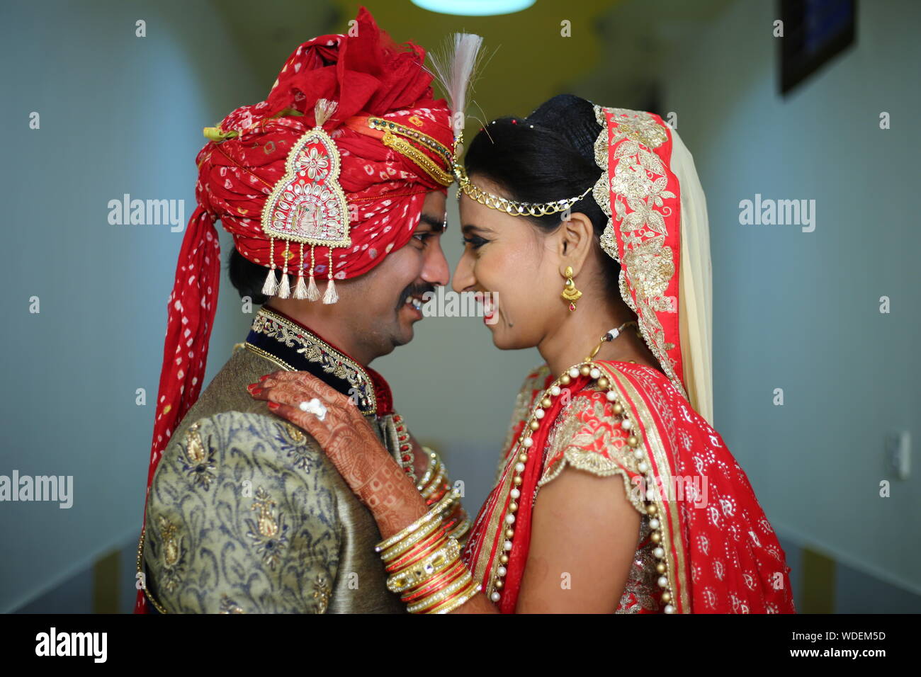 Indian bride groom in traditional hi-res stock photography and images ...