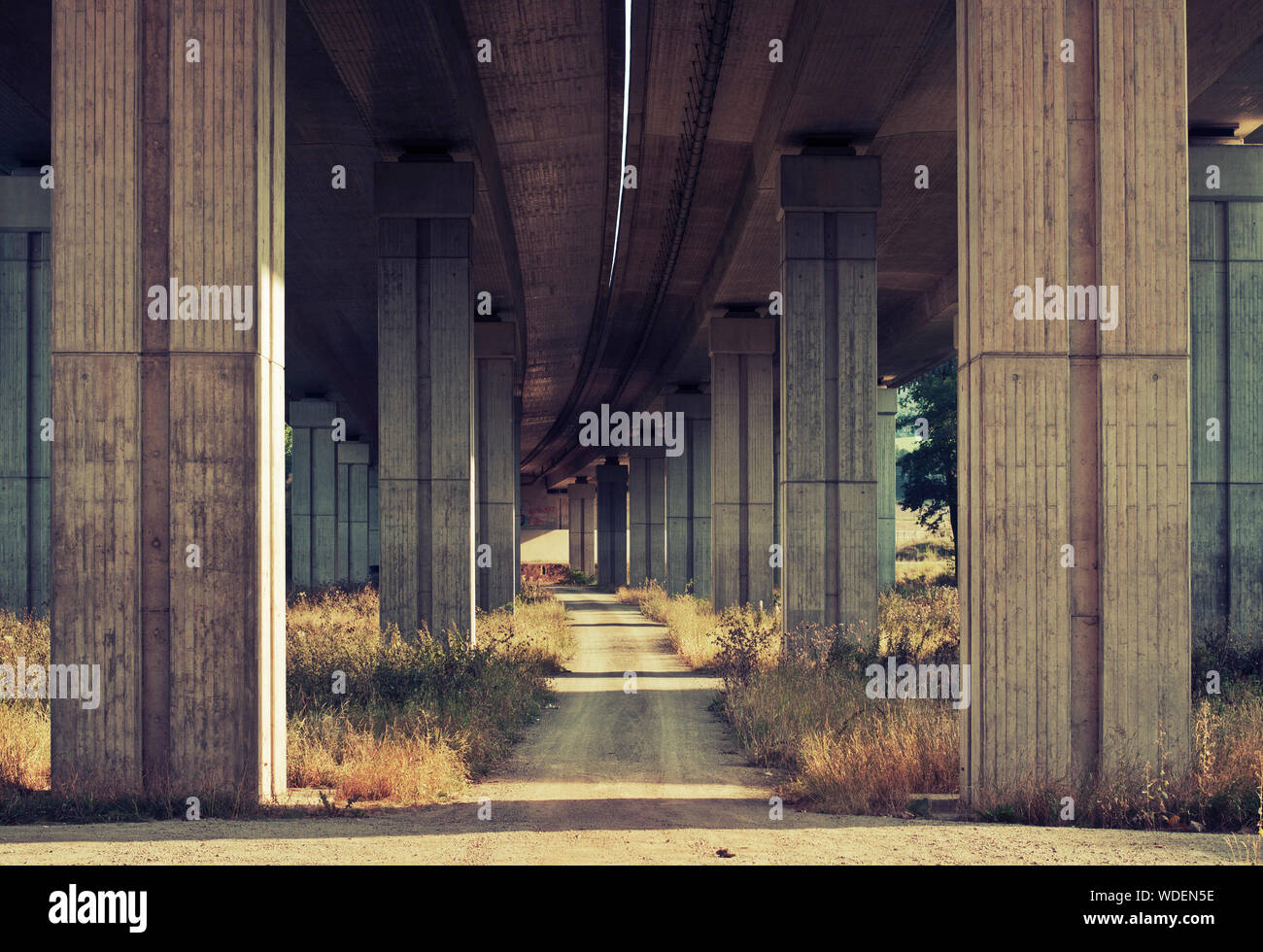 Highway underpass hi-res stock photography and images - Alamy