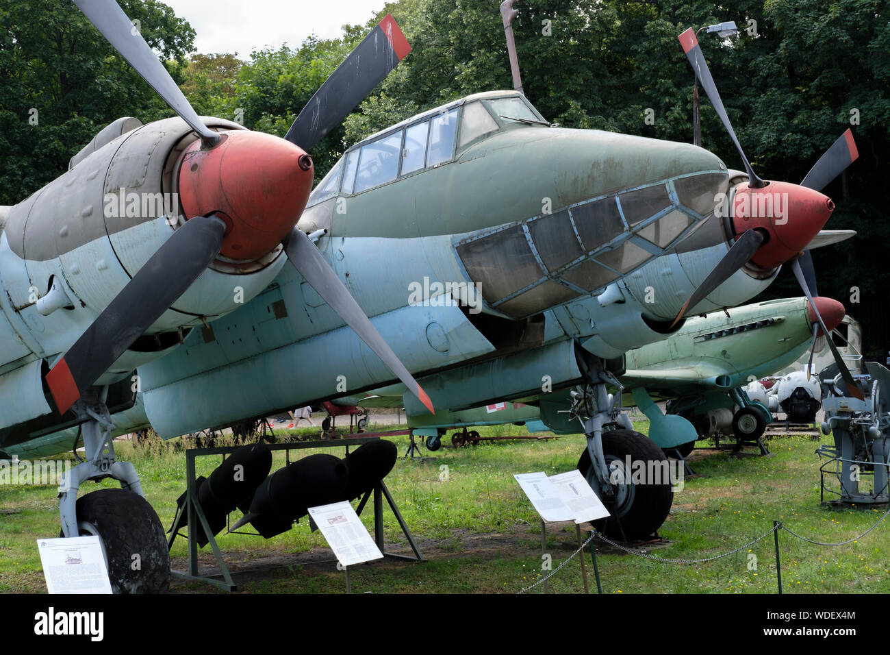 Military light aircraft hi-res stock photography and images - Alamy