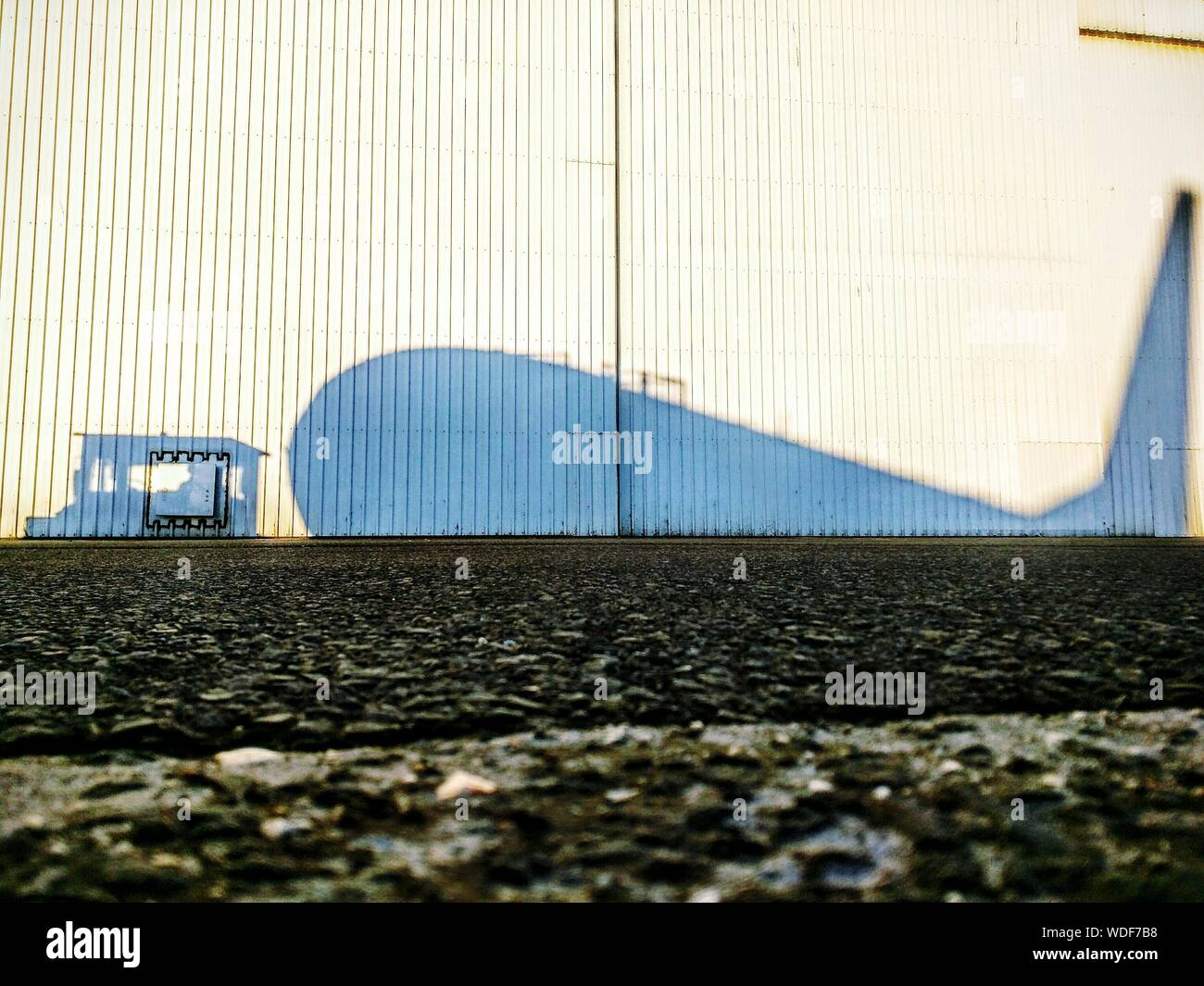Silhouette of airplane shadow hi-res stock photography and images - Alamy