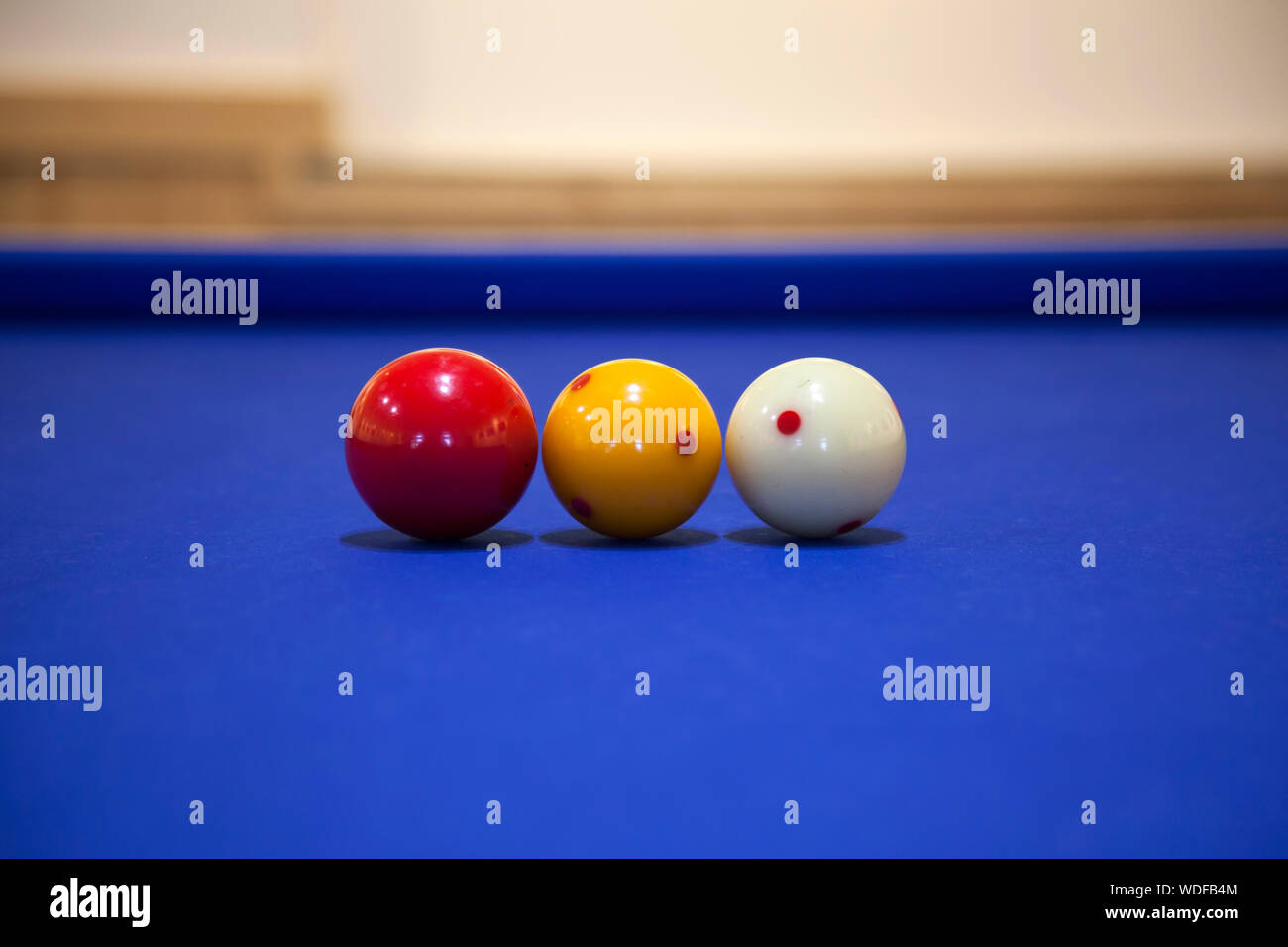 Blue billiards table hi-res stock photography and images - Alamy