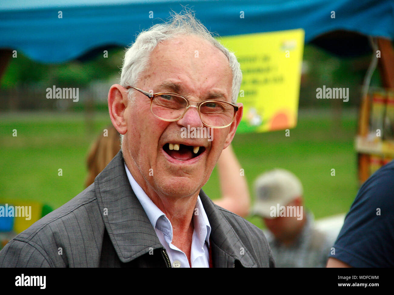 Smiling tooth hi-res stock photography and images - Alamy