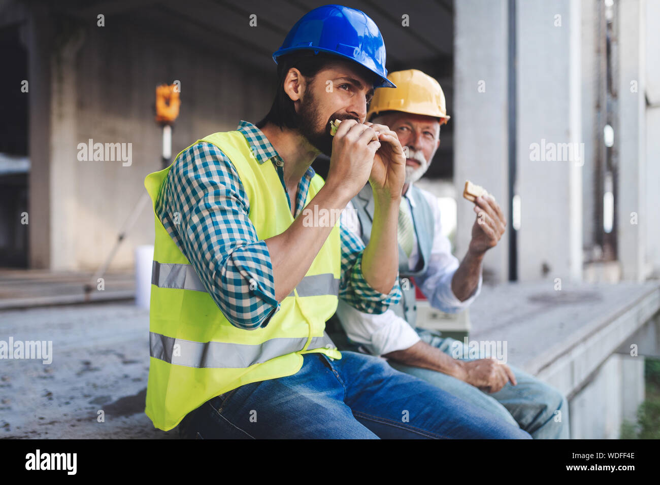 Construction worker rest hi-res stock photography and images - Alamy