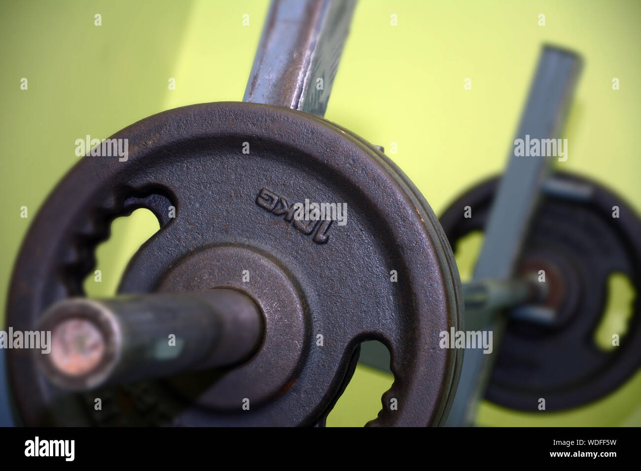 Barbell gym hi-res stock photography and images - Alamy