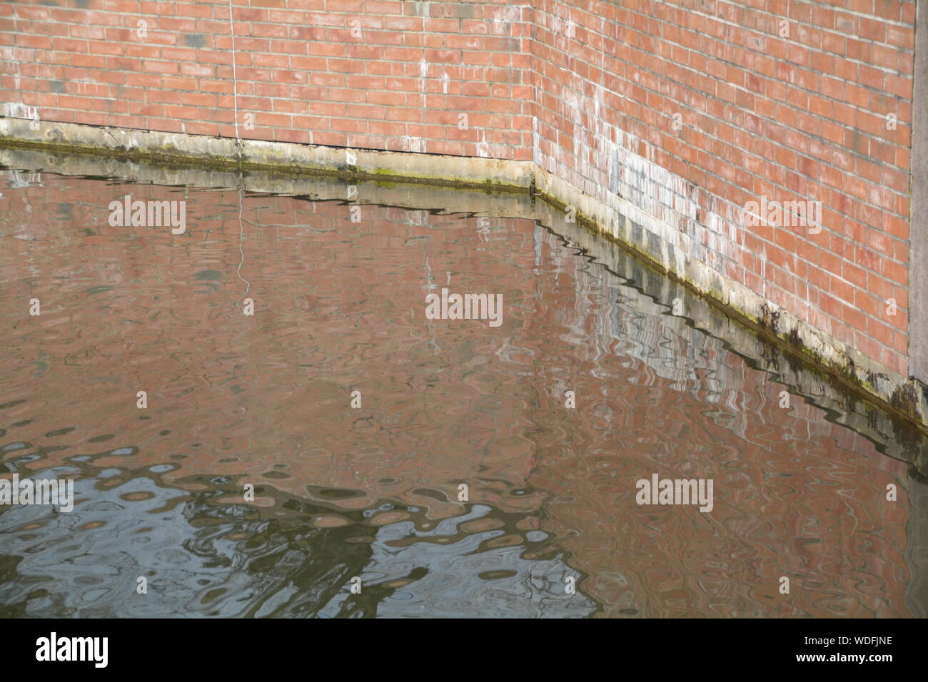 Brick Water Feature Stock Photos & Brick Water Feature Stock Images - Alamy