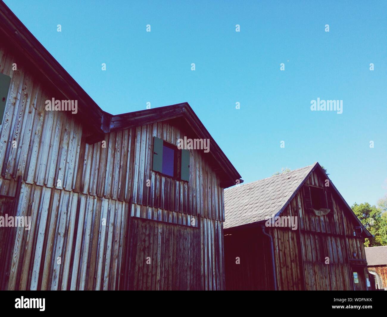 Old log cabins hi-res stock photography and images - Alamy