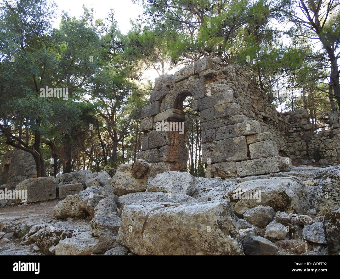 Low stone historic building hi-res stock photography and images - Alamy