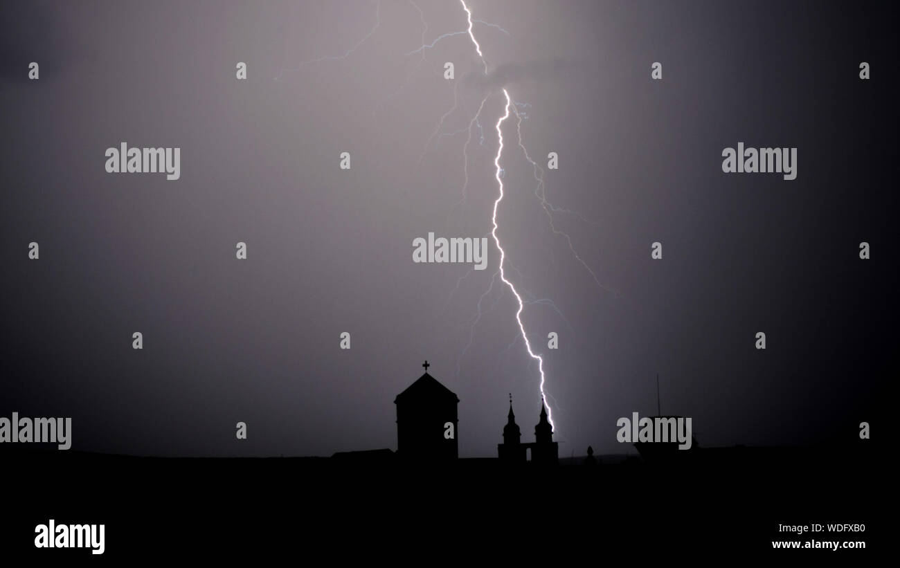 Lightning Over Buildings High Resolution Stock Photography and Images ...
