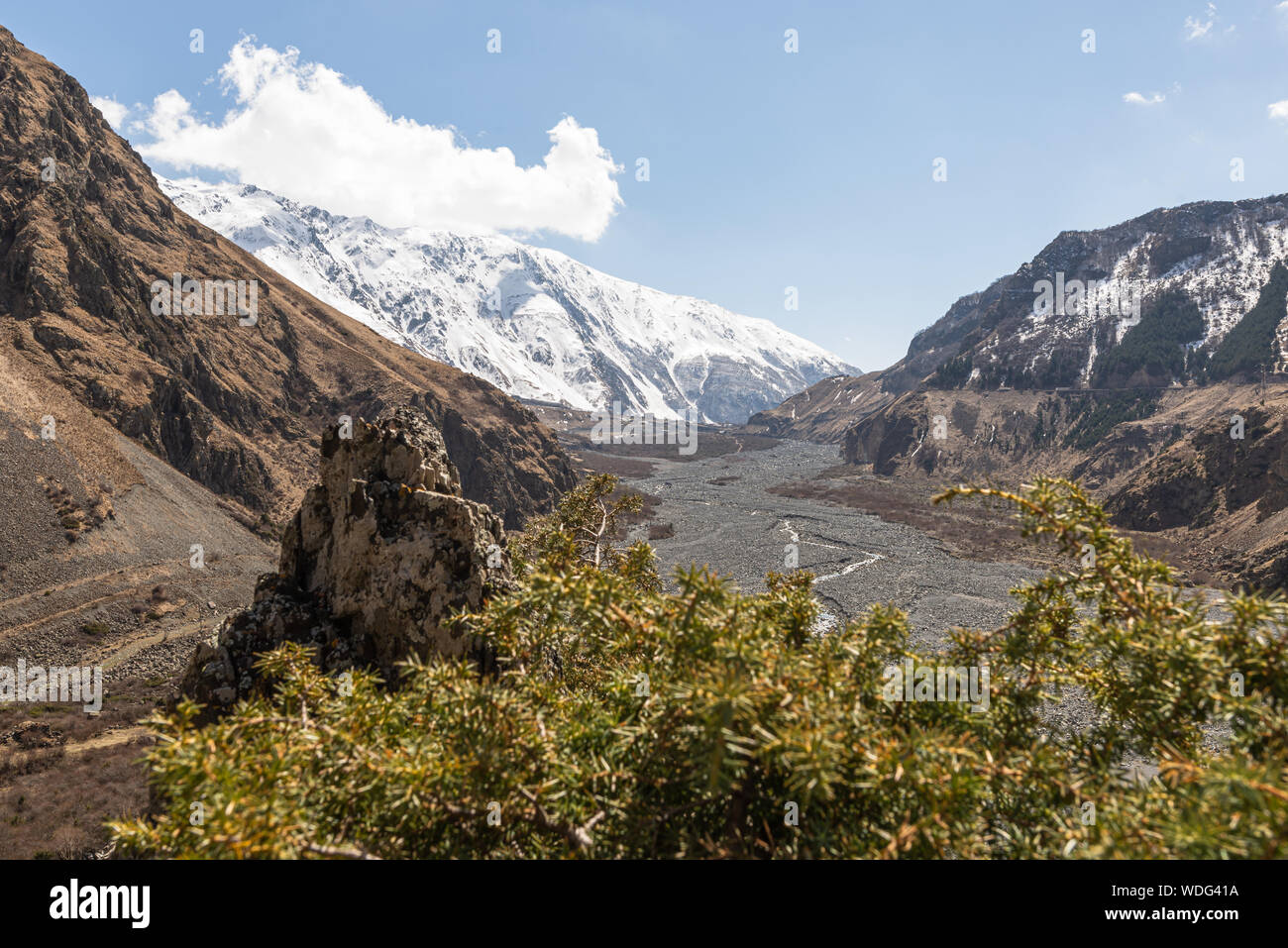 Darial gorge hi-res stock photography and images - Alamy