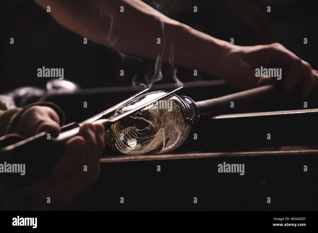 Metal molding worker hi-res stock photography and images - Alamy