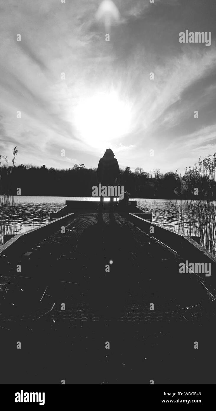 Man facing nature hi-res stock photography and images - Alamy