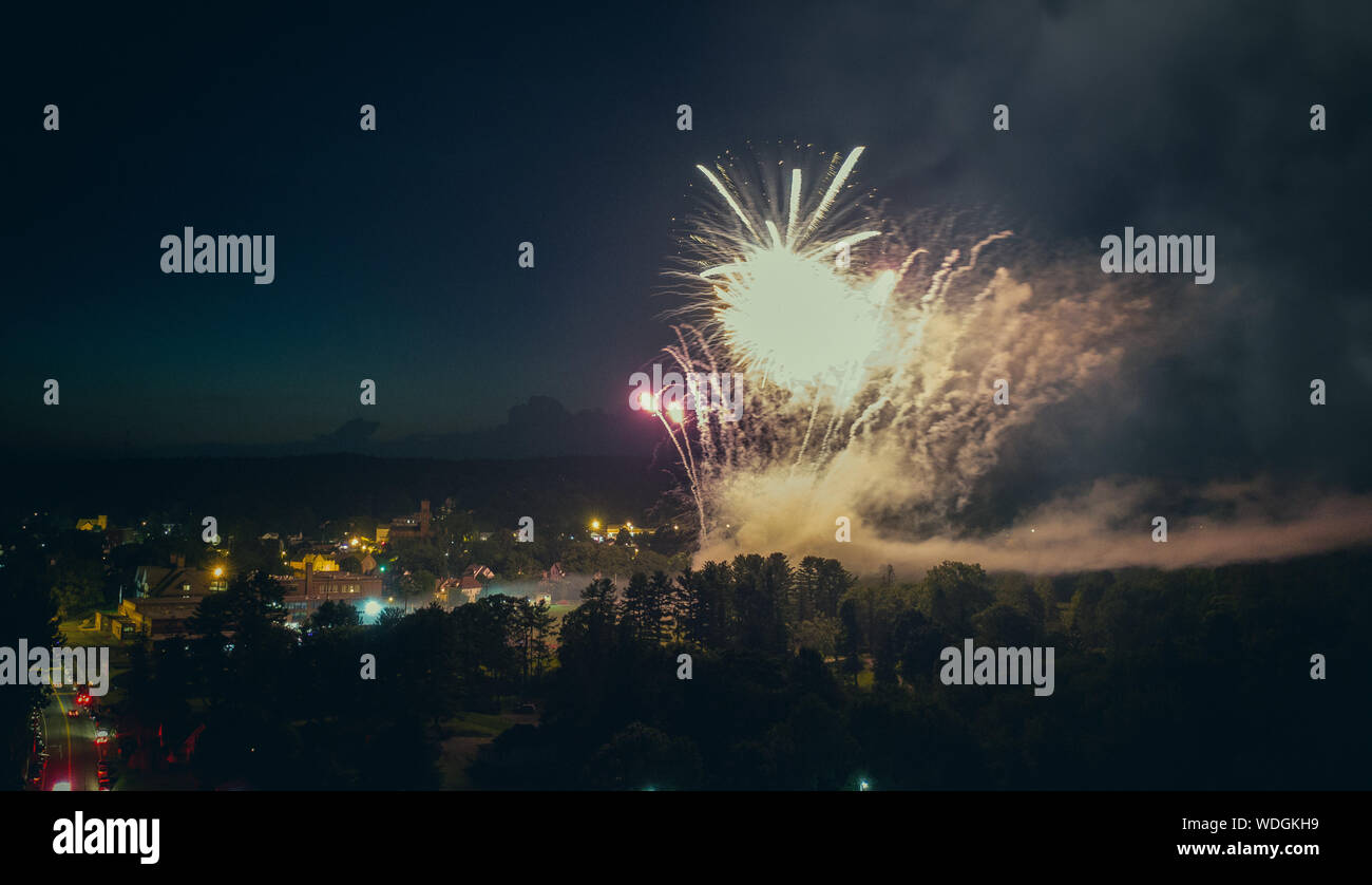 Fireworks waterfall hi-res stock photography and images - Alamy