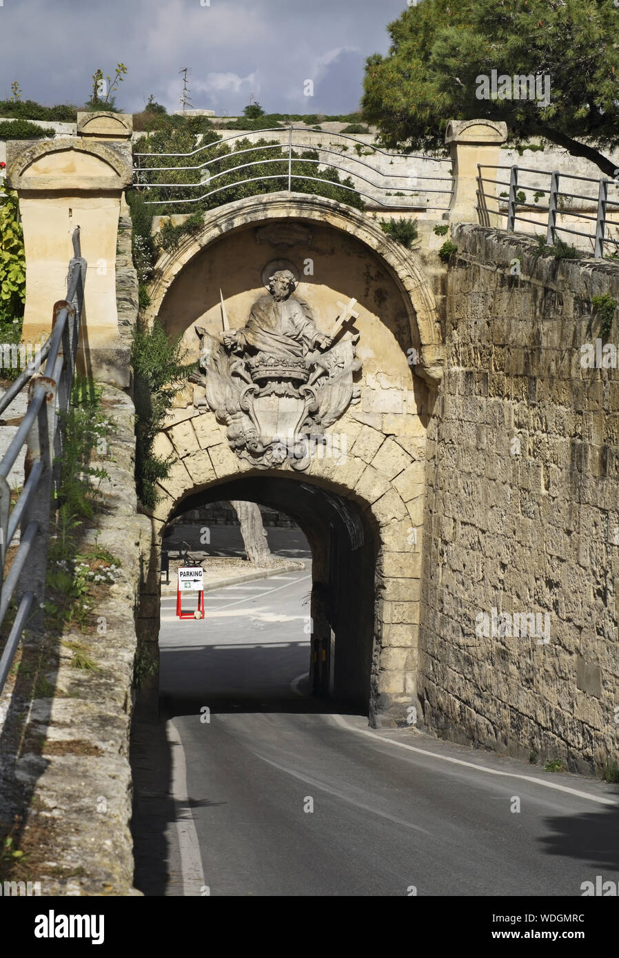 Greek gate hi-res stock photography and images - Alamy