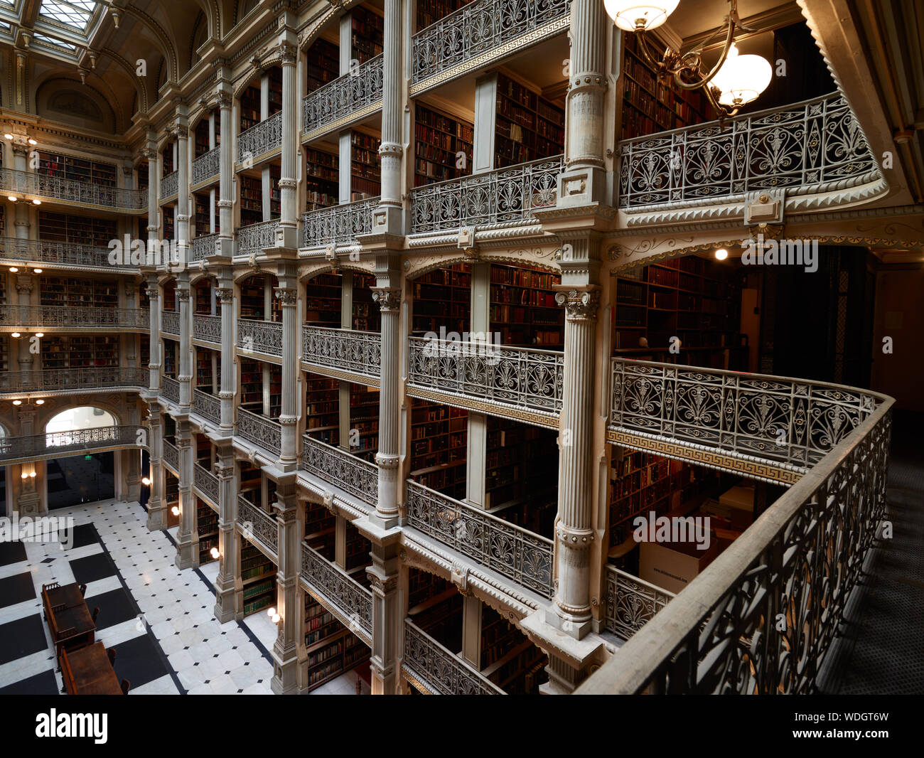 George peabody library hi-res stock photography and images - Alamy