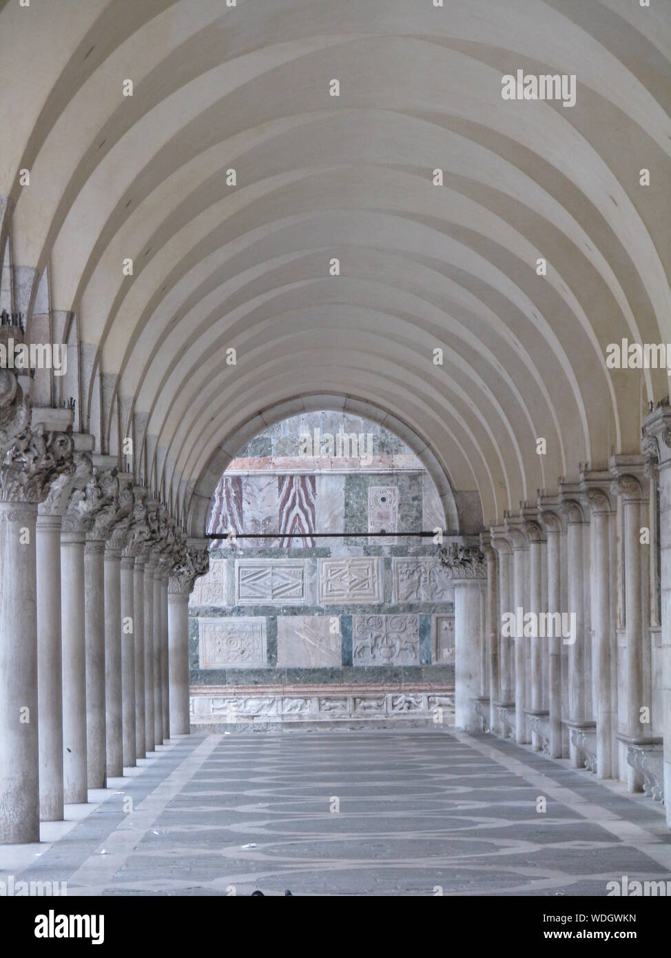 Colonnade Wall High Resolution Stock Photography and Images - Alamy