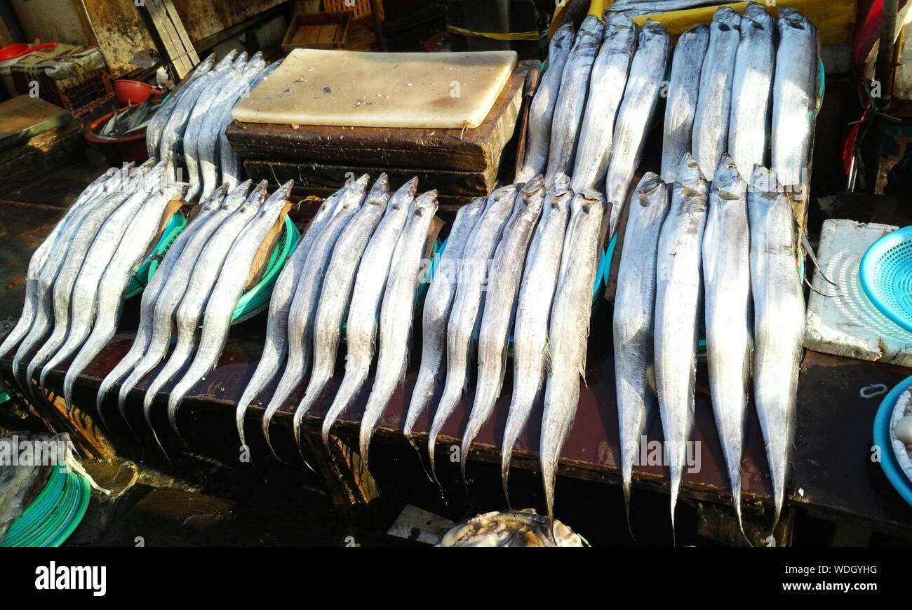 Old fish market close hi-res stock photography and images - Alamy
