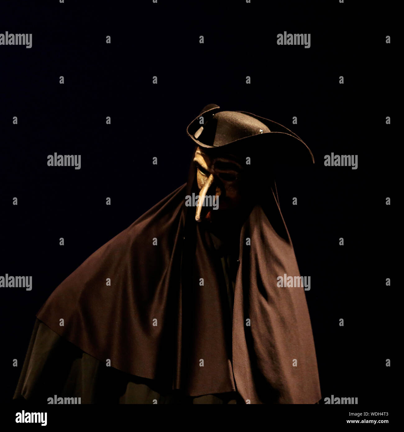 Black stage actor hi-res stock photography and images - Alamy