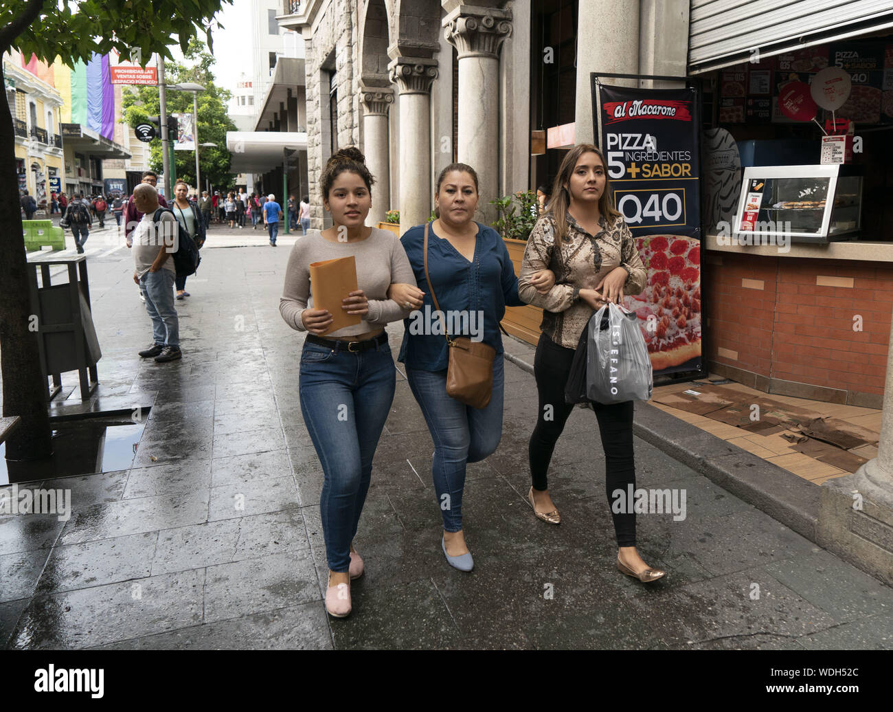 Mercado de guatemala hi-res stock photography and images - Alamy