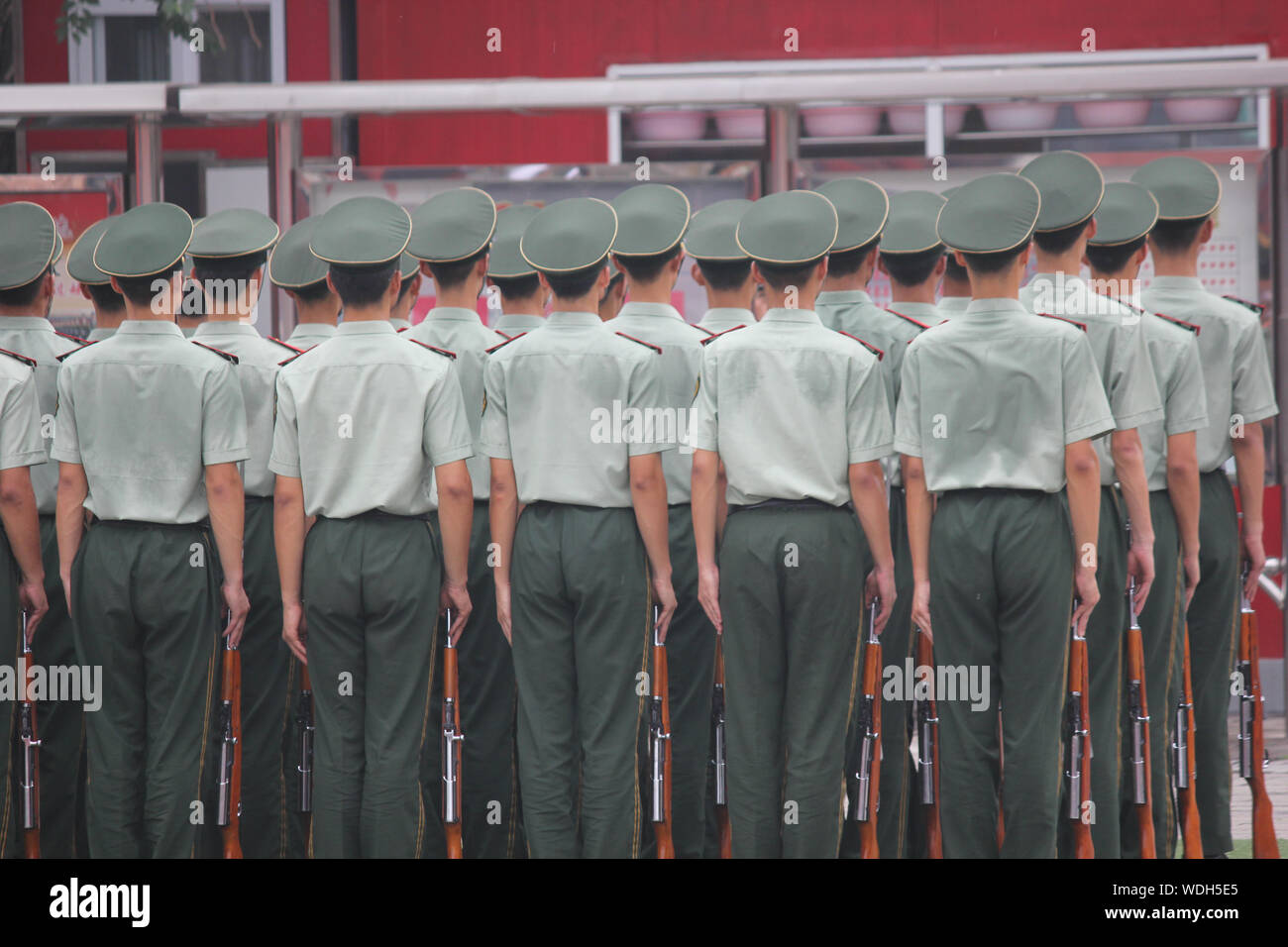 Group army hi-res stock photography and images - Alamy