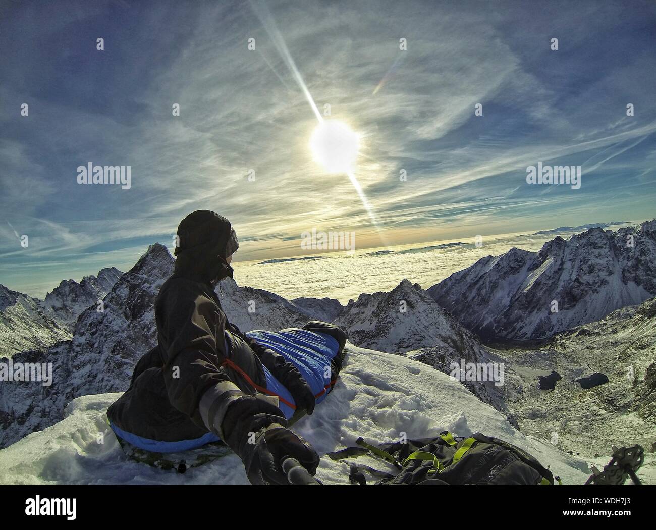 Hiker mountain sunset hi-res stock photography and images - Alamy