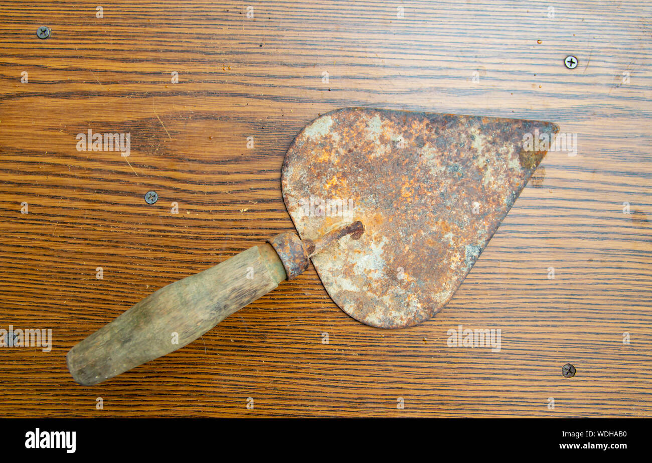 Old rusty trowel hi-res stock photography and images - Alamy