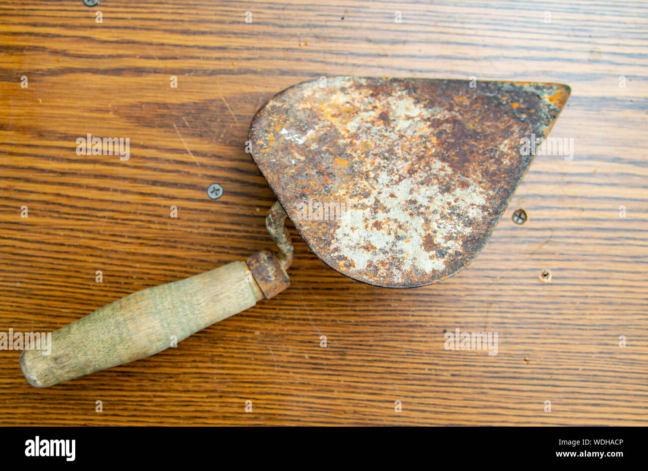 Old builders trowel hi-res stock photography and images - Alamy