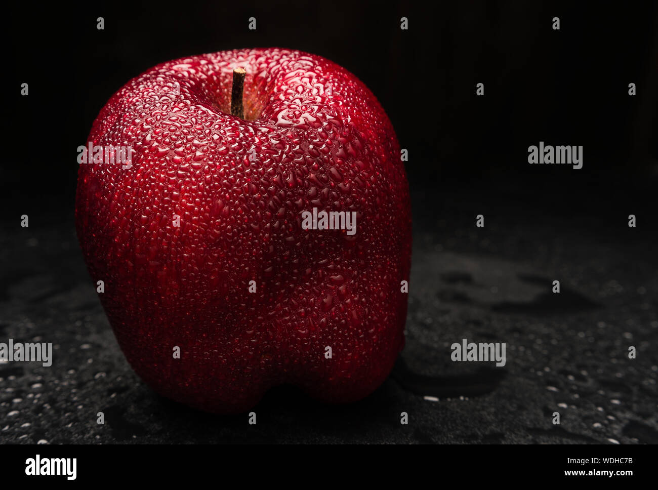 Drops on apple hi-res stock photography and images - Alamy