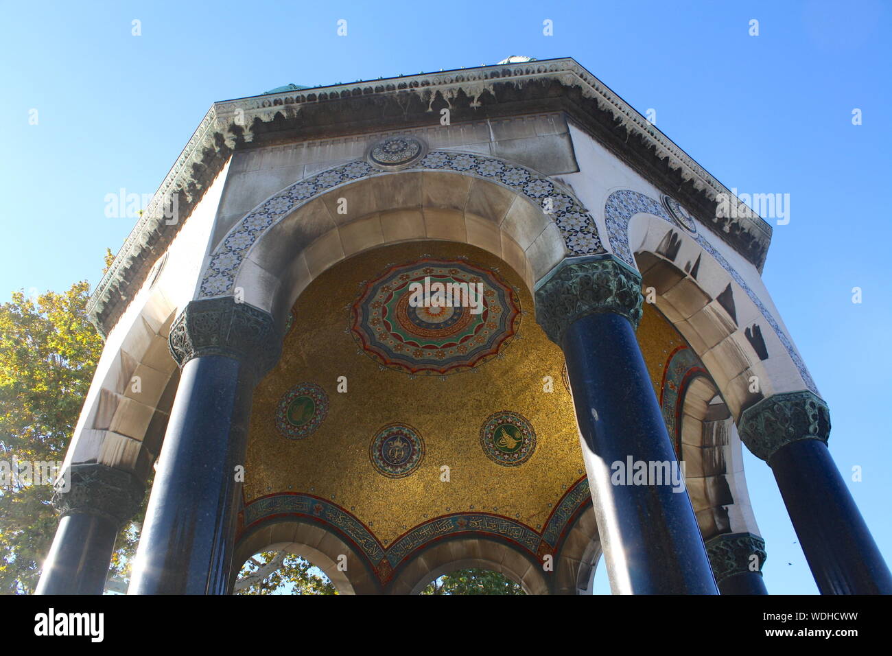 Middle eastern architecture hi-res stock photography and images - Alamy