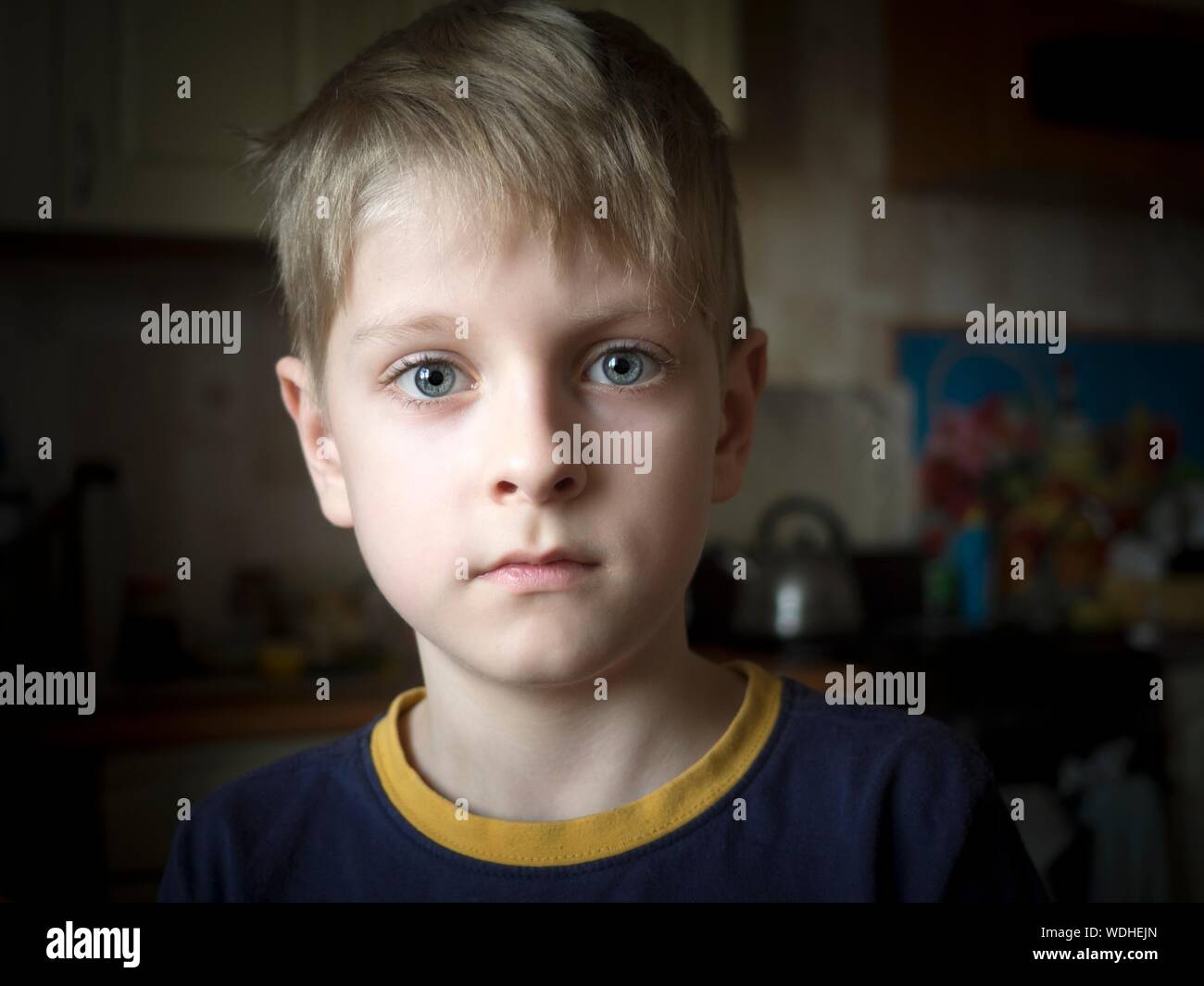 Portrait serious staring hi-res stock photography and images - Alamy