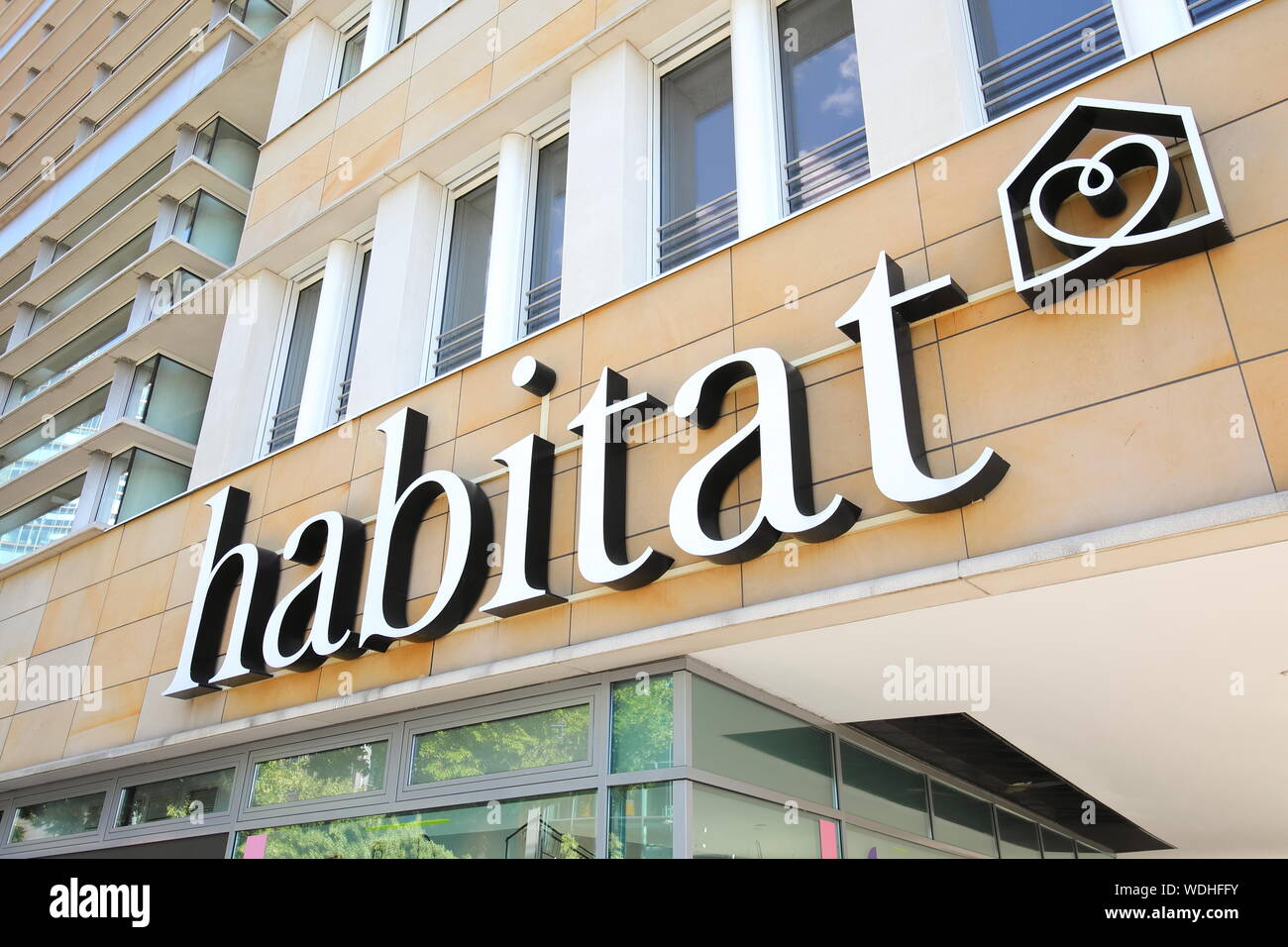 Habitat Shop Store Uk High Resolution Stock Photography and Images - Alamy