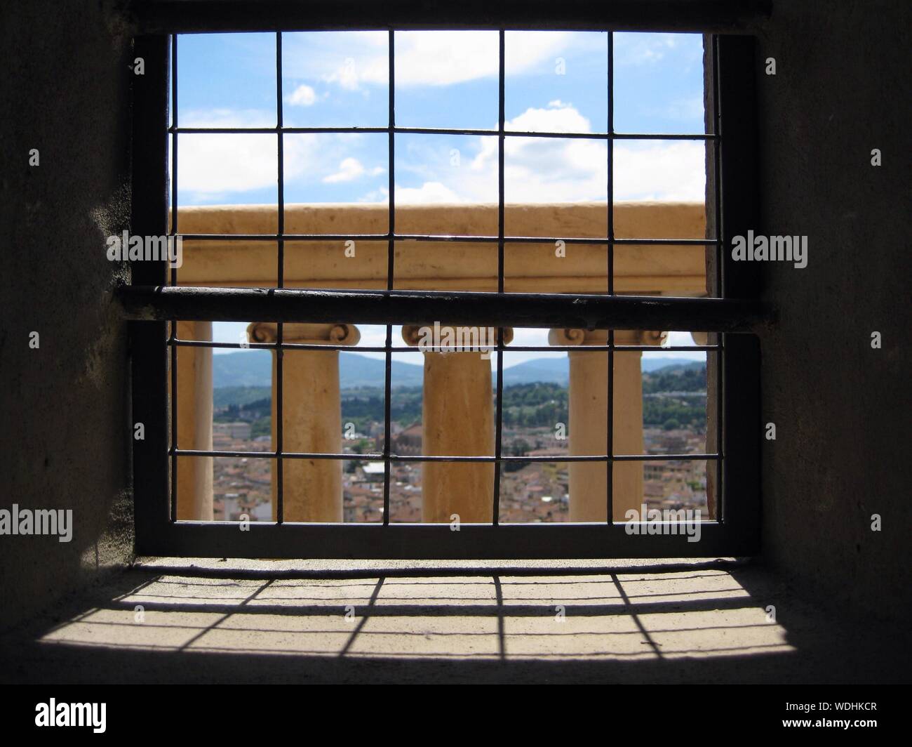 Architectural window hi-res stock photography and images - Alamy