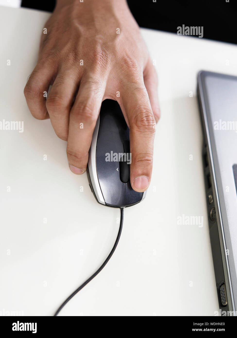 Man using computer mouse hi-res stock photography and images - Alamy