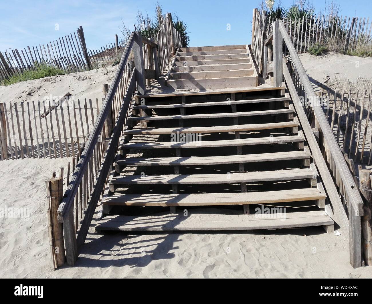 Wooden beach steps hi-res stock photography and images - Alamy