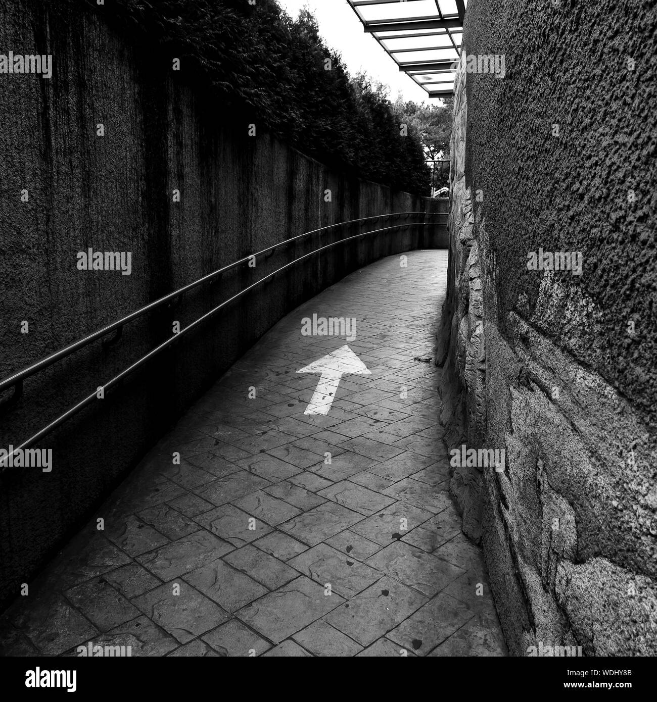 Narrow arrow hi-res stock photography and images - Alamy