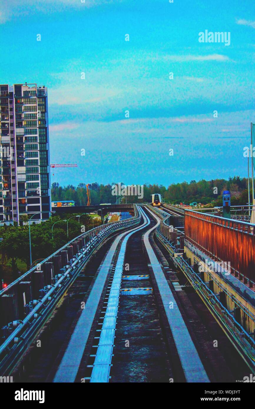 Elevated railroad hi-res stock photography and images - Alamy