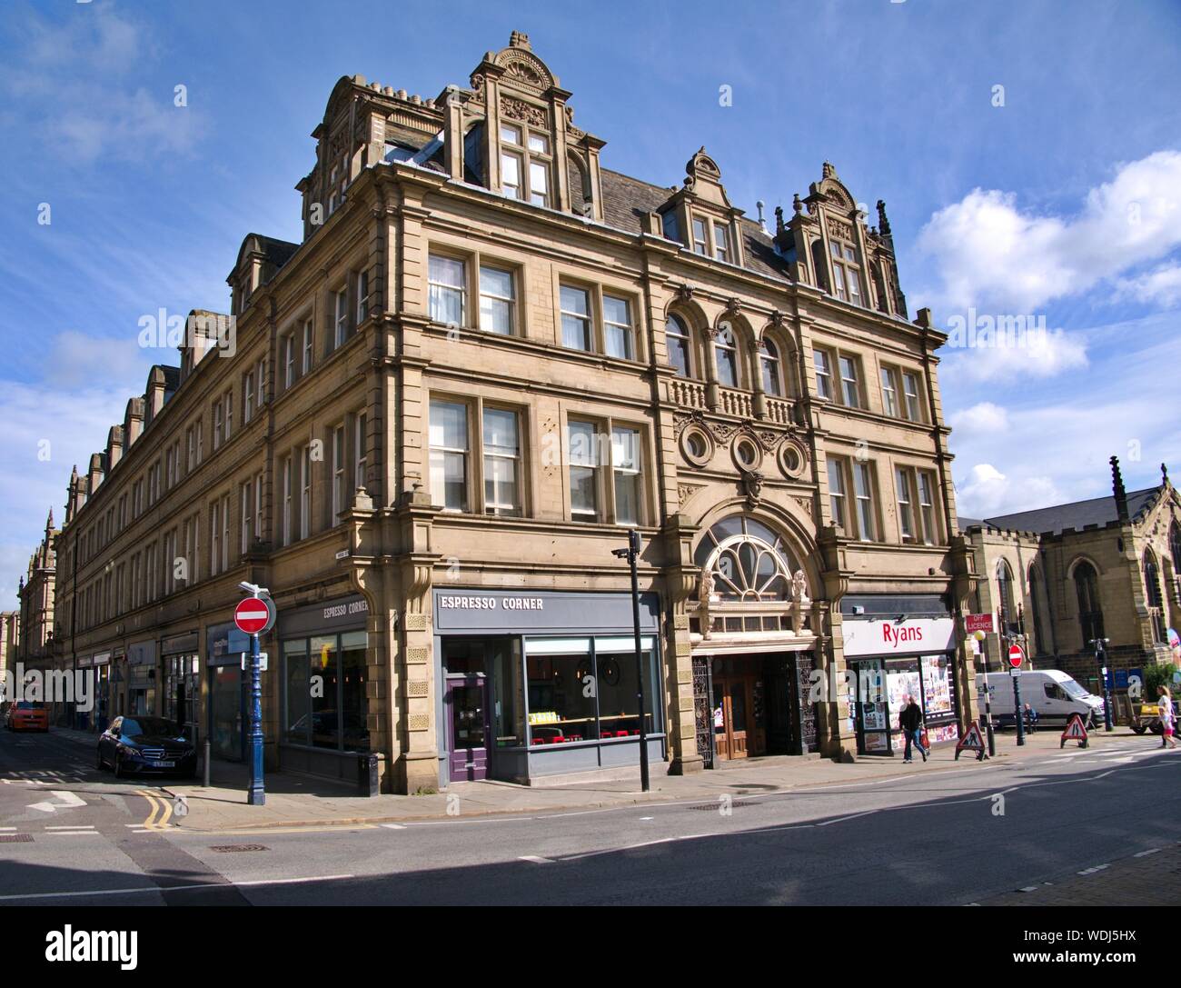 Ornate stonework on building hi-res stock photography and images - Alamy