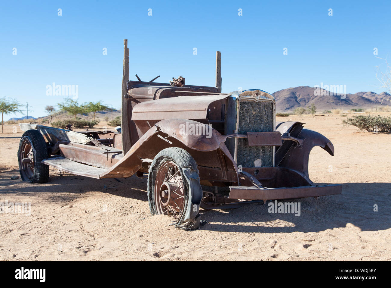 Rusting vehicle hi-res stock photography and images - Alamy