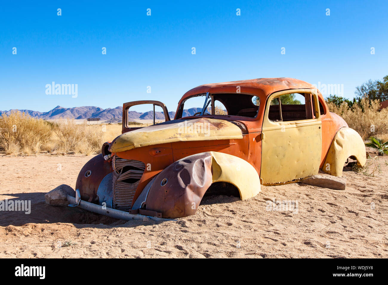 Rusting vehicle hi-res stock photography and images - Alamy