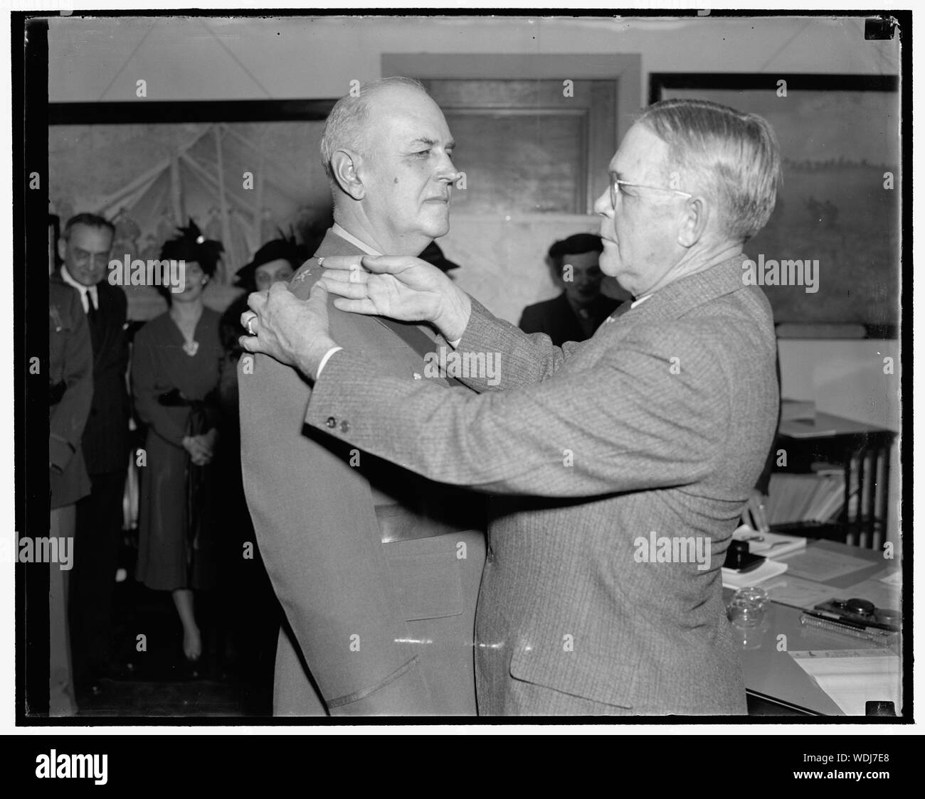 Col maxwell hi-res stock photography and images - Alamy