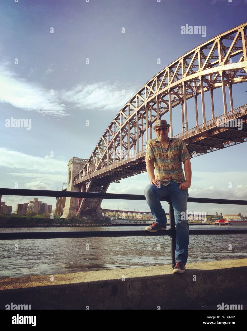 Length of bridge hi-res stock photography and images - Alamy