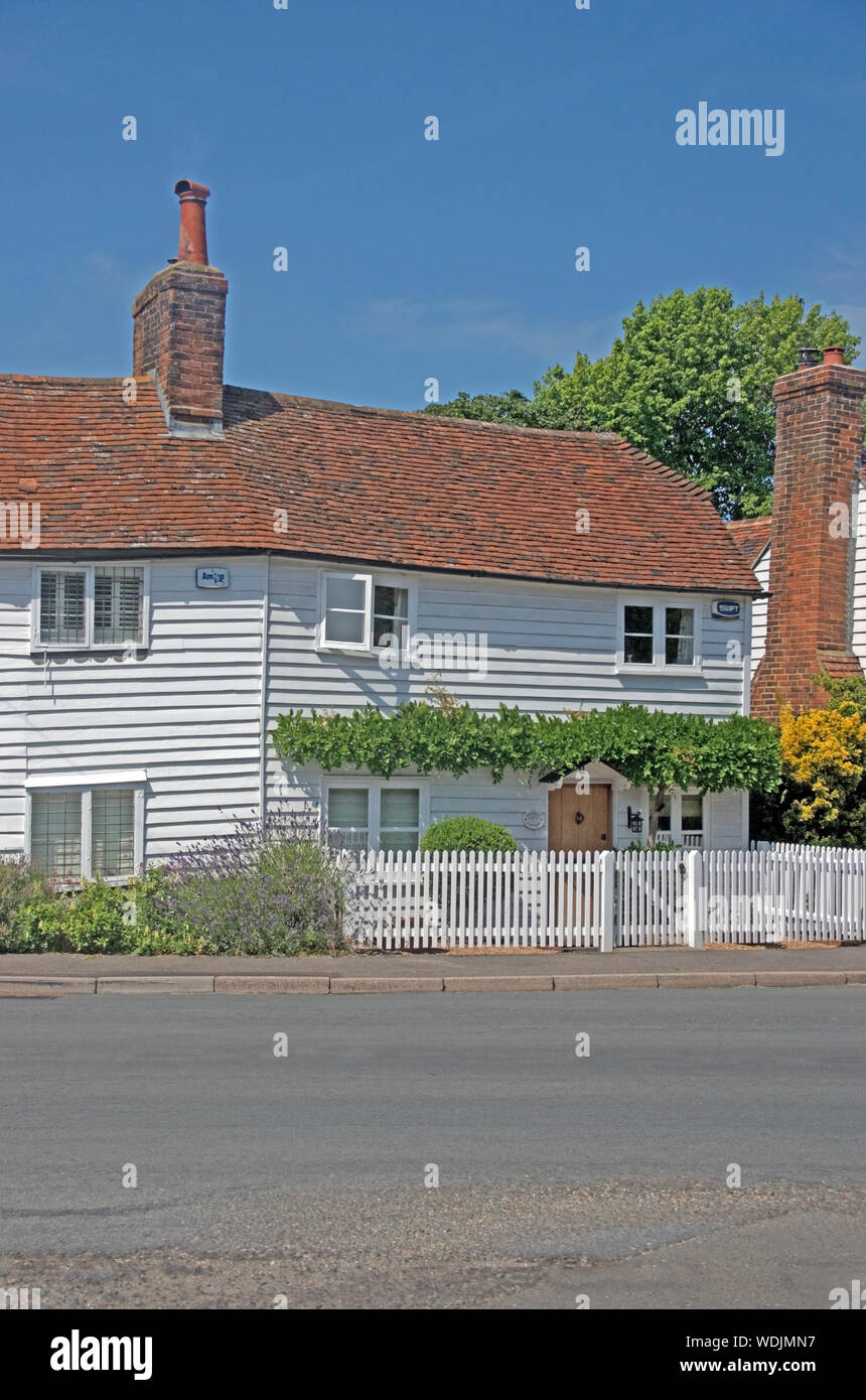 Rolvenden White Cottage Kent Stock Photo - Alamy