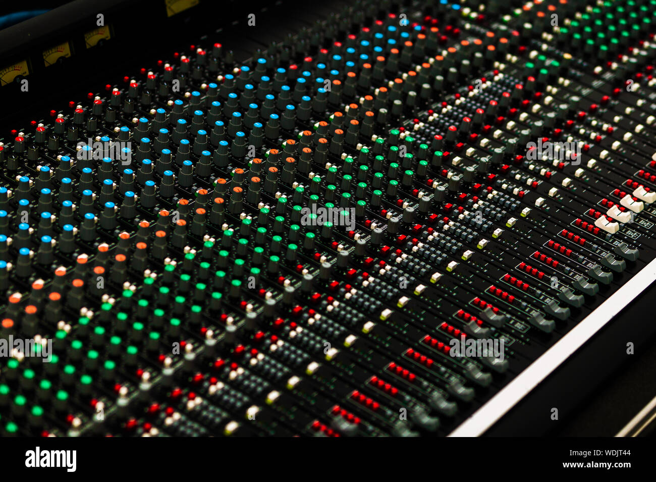 Recording studio orchestra hi-res stock photography and images - Alamy