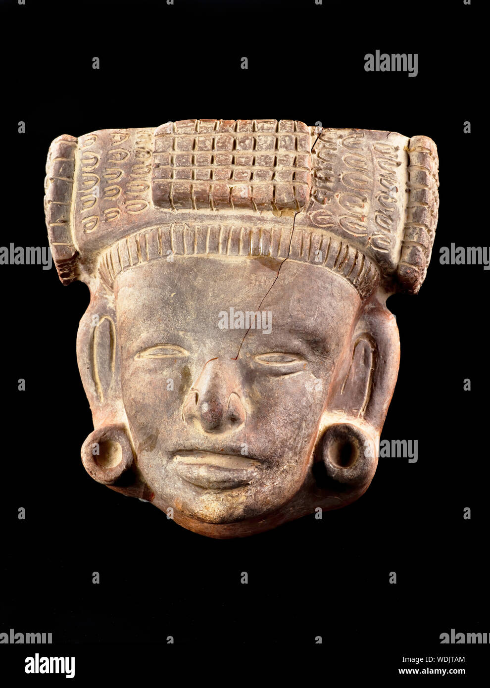 Pre Columbian face mask made around 800-1200 AD Stock Photo - Alamy