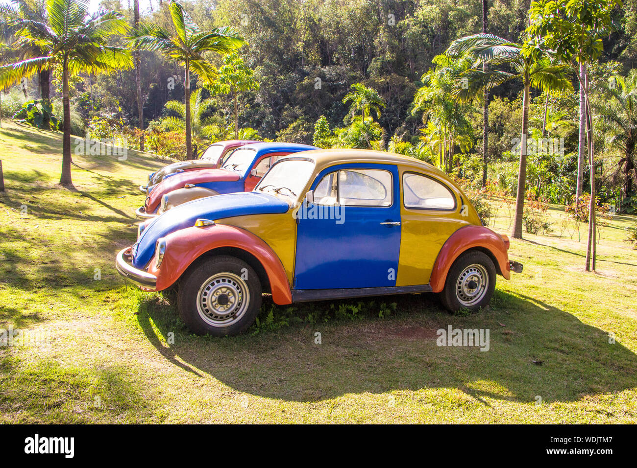 "Troca-Troca" (2002), Jarbas Lopes "Exchange-Exchange" (2002), Inhotim ...