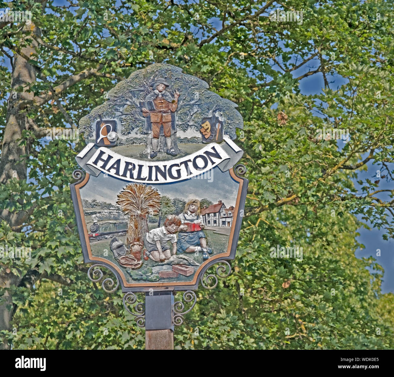 Harlington sign hi-res stock photography and images - Alamy