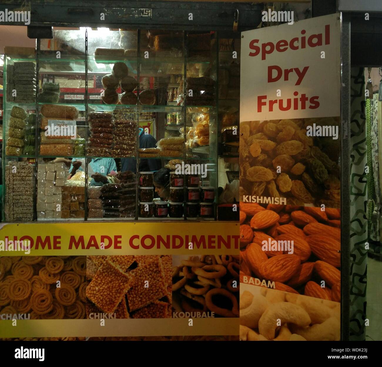 Commercial board hi-res stock photography and images - Alamy