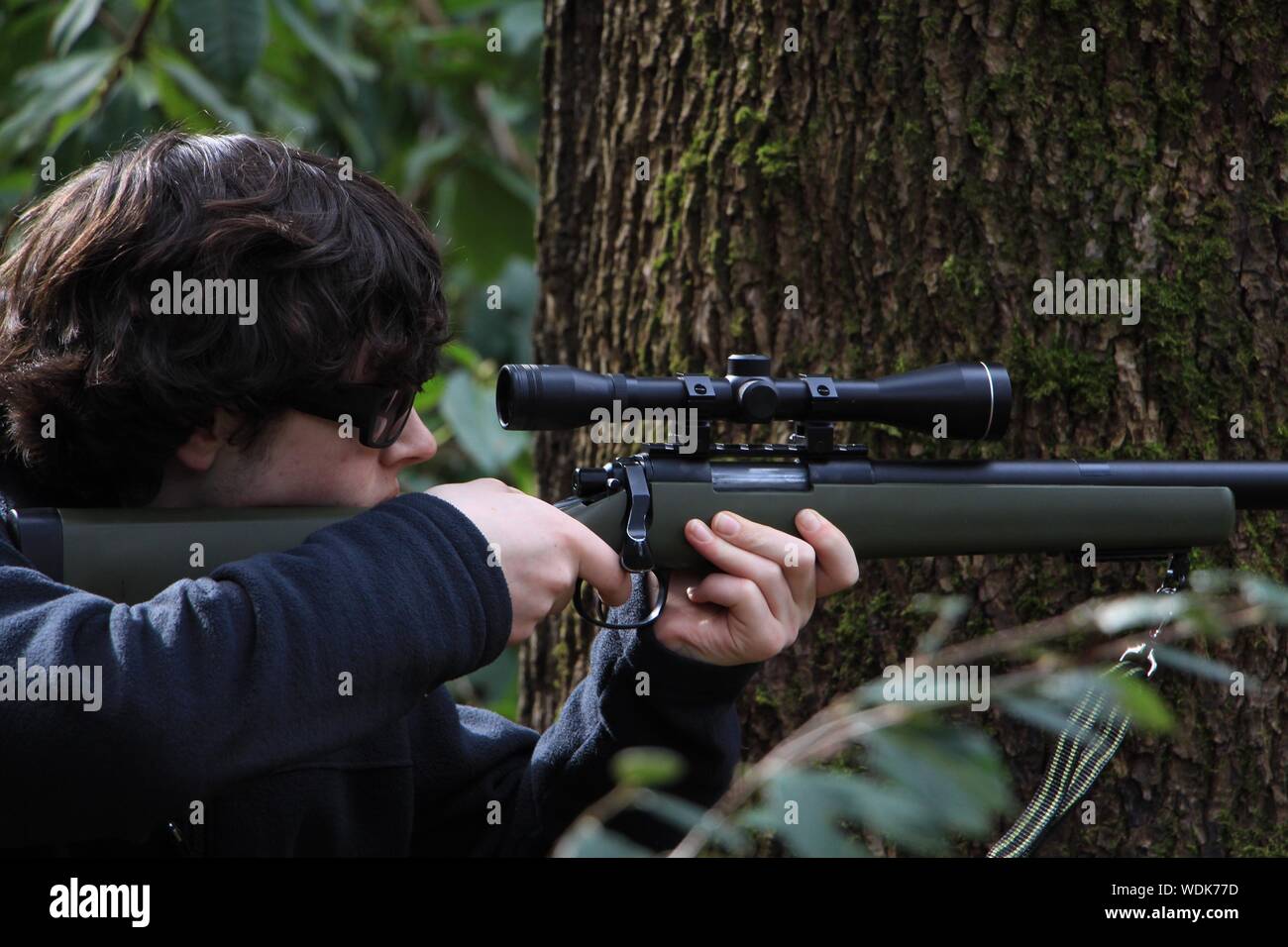 Man aiming gun hi-res stock photography and images - Alamy
