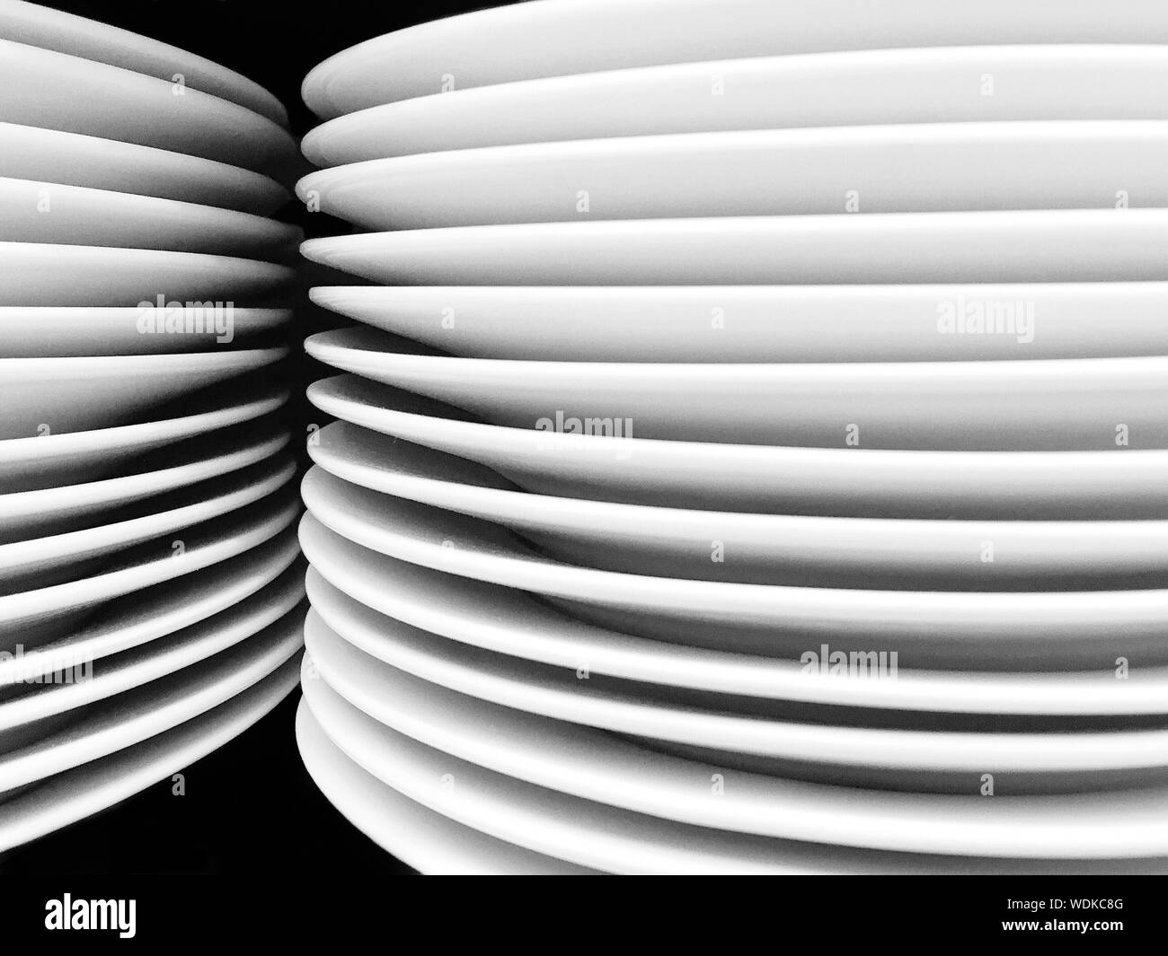 Black plates hi-res stock photography and images - Alamy
