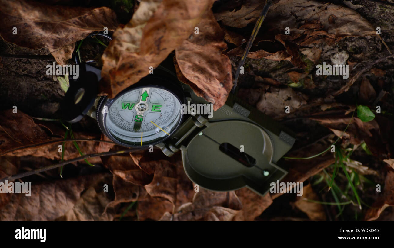 Army compass hi-res stock photography and images - Alamy