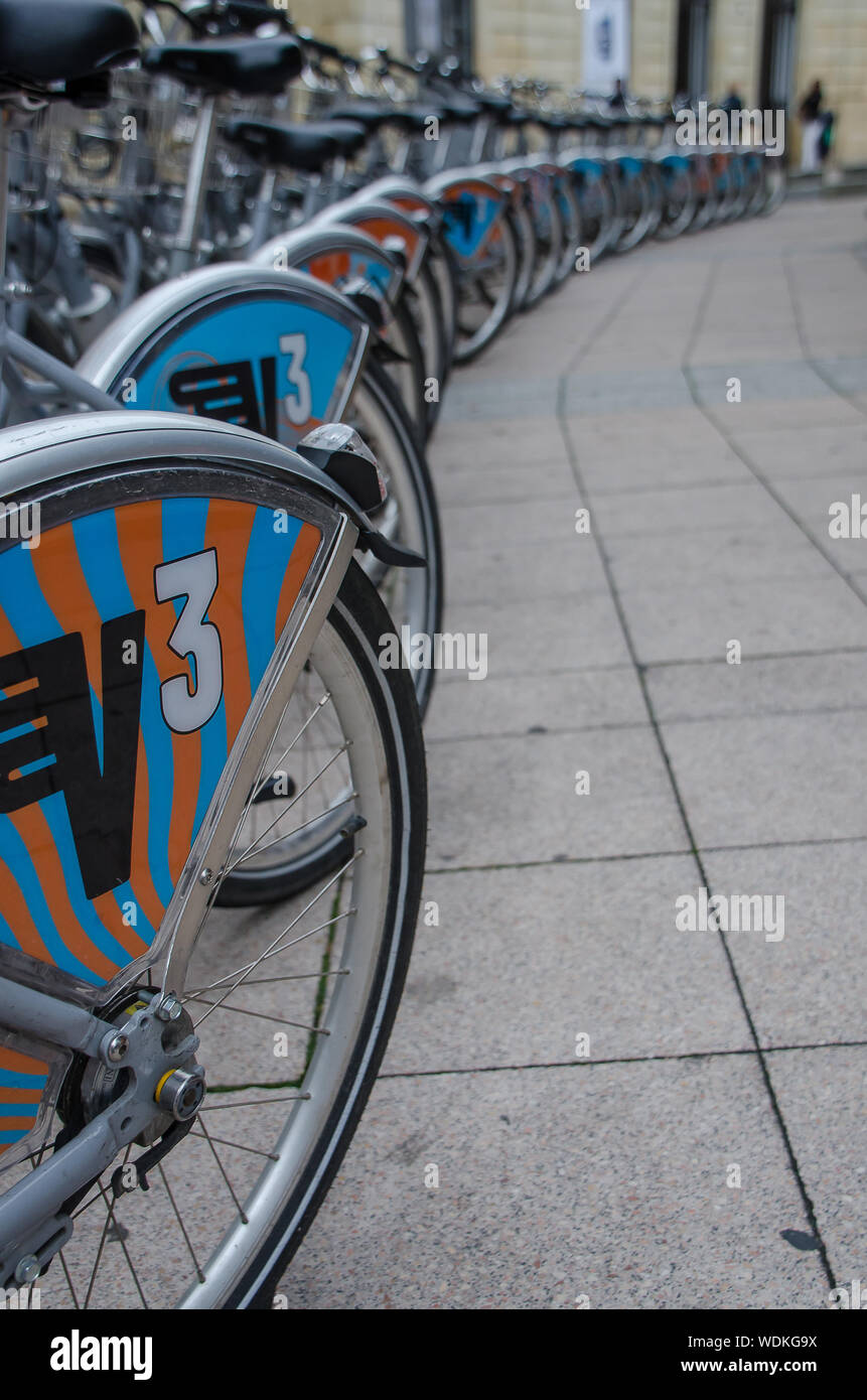 Urban cycle stand hi-res stock photography and images - Alamy